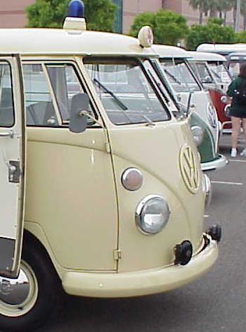 TheSamba.com :: Split Bus - View topic - Ivory (l62) White Split buses